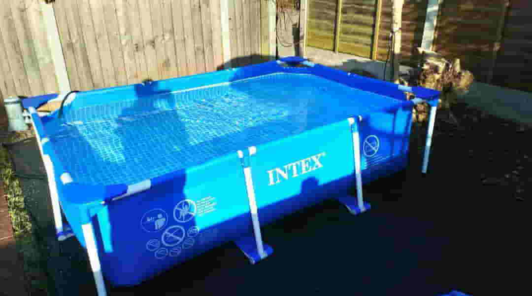 Can You Train In Above Ground Backyard Pool? - Chase the Water